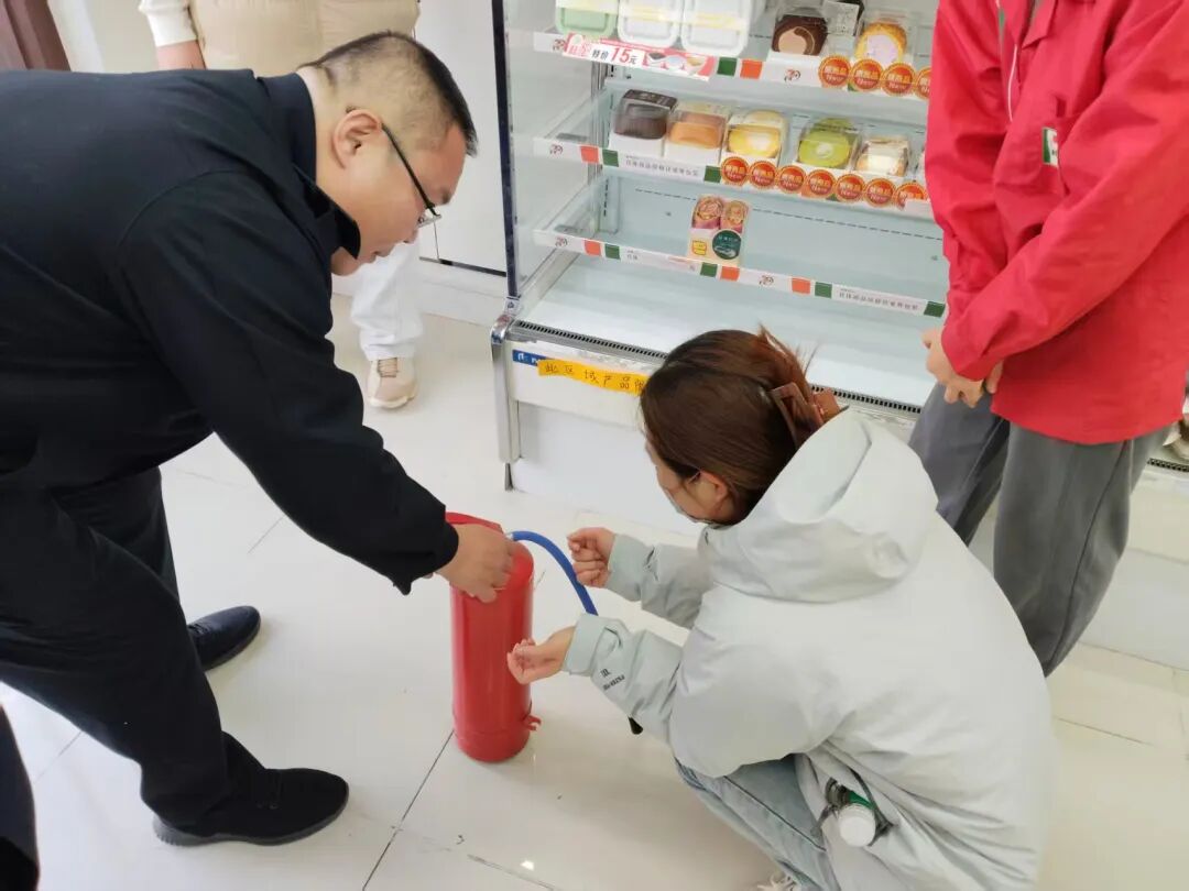 拉网式排查“九小场所”！鱼邱湖街道联动多部门除隐患、保平安_澎湃号·政务_澎湃新闻-The Paper