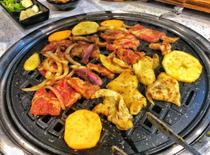 怎么让3个东北人以最快速度打起来？问他们哪的烧烤最好吃_澎湃号·湃客_澎湃新闻-The Paper