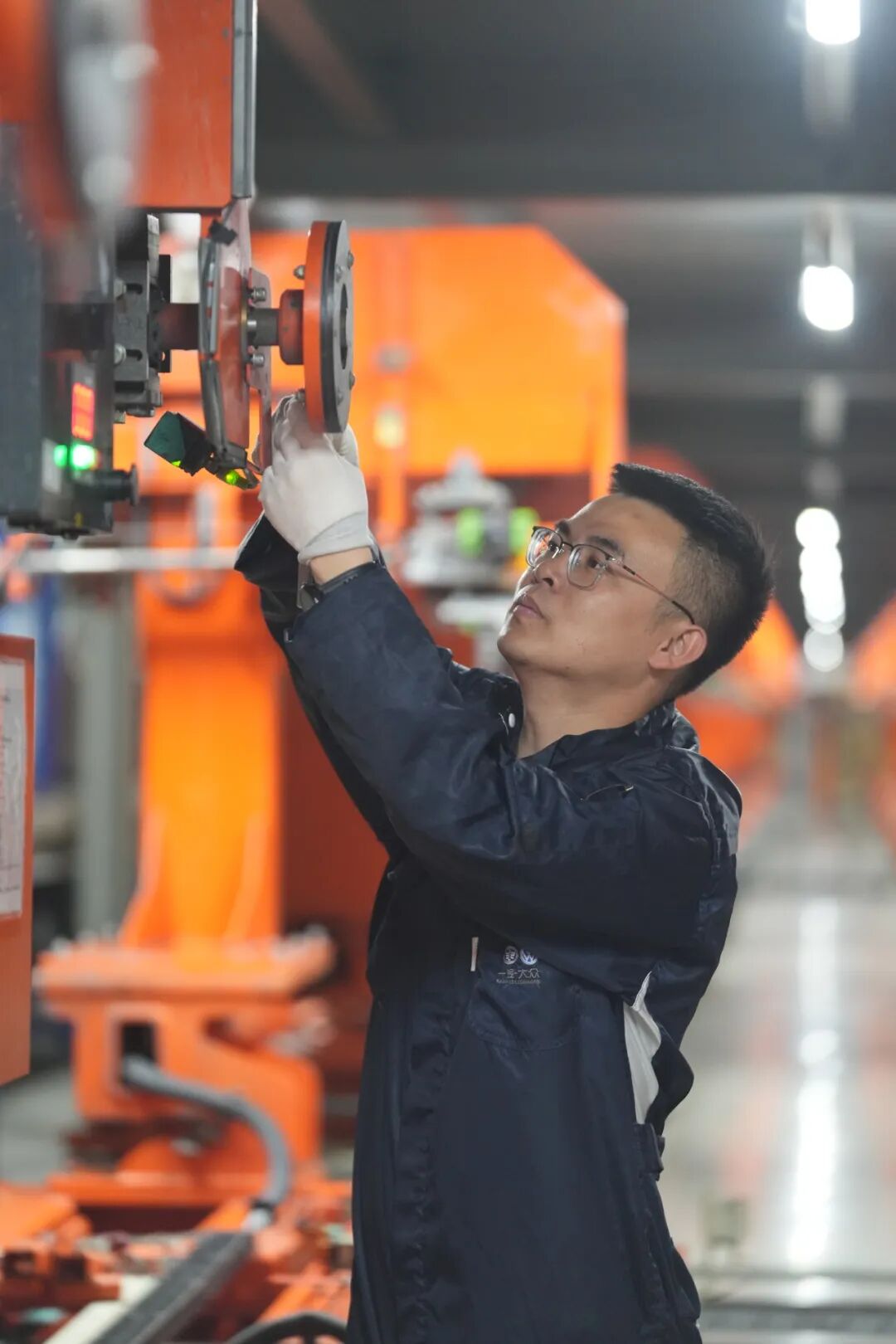 他给机器人“写剧本”，给师傅当师傅_澎湃号·媒体_澎湃新闻-The Paper