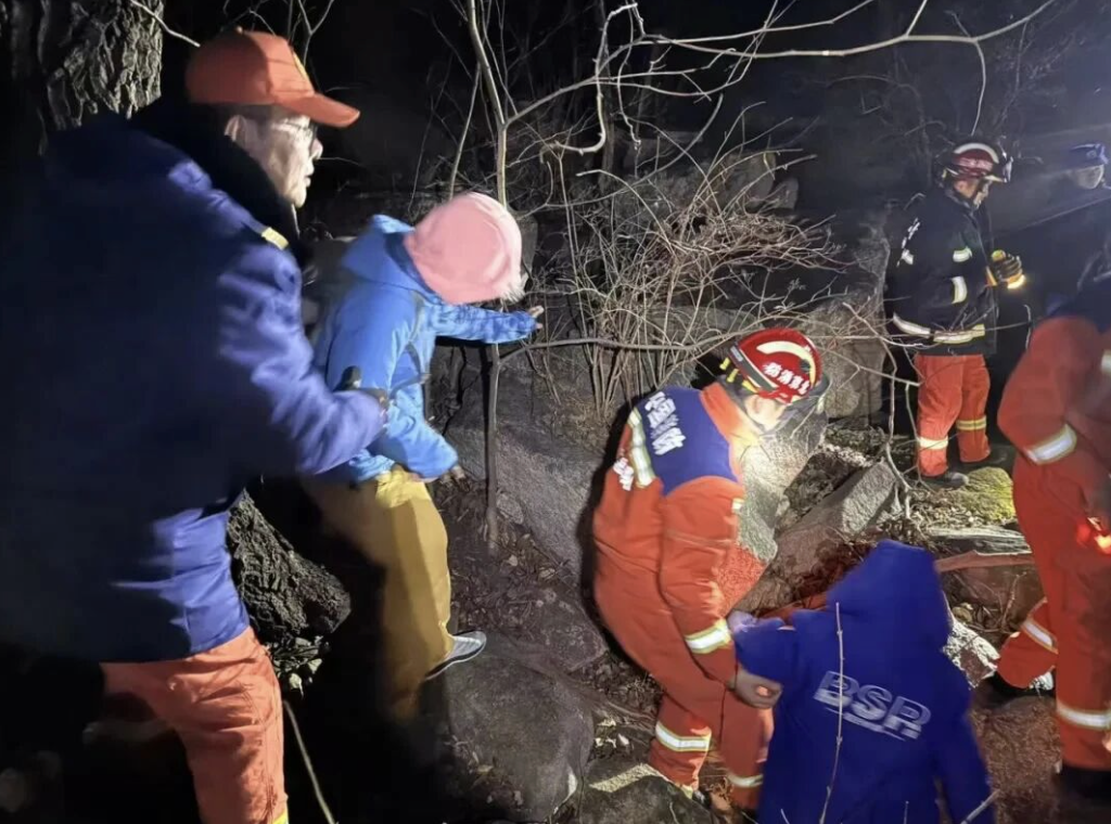 向任性“驴友”追偿！救援费用280件救生衣抵扣_澎湃号·媒体_澎湃新闻-The Paper